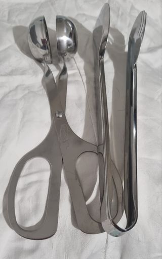 Set 2 utensili da cucina in acciaio.