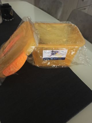 Contenitore con coperchio