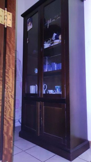 Vetrina in arte povera color noce