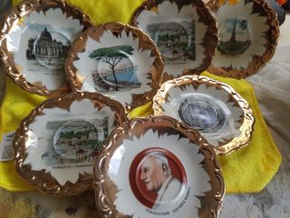 Piattini in ceramica da esposizione