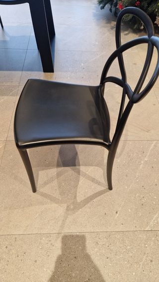 4 sedie plastica dura