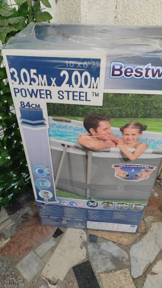 Piscina fuori terra.... Mai usata