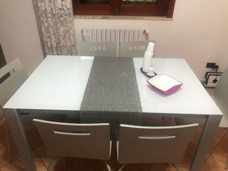 Tavolo in vetro temperato