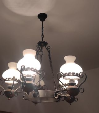 Lampadario in ferro battutto