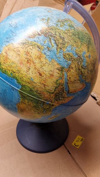 Mappamondo con luce