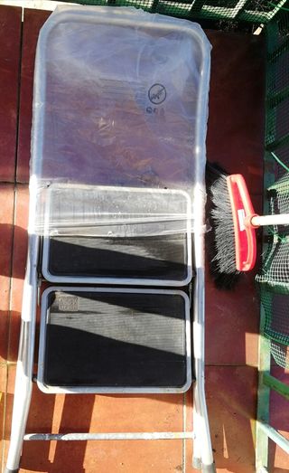 Scaletta 2 piedi tenuta bene