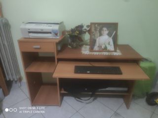 Scrivania porta computer