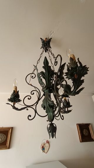 Lampadario e tre lampade applique