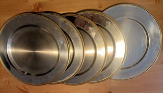 4 sottopiatti in acciaio e oro +1