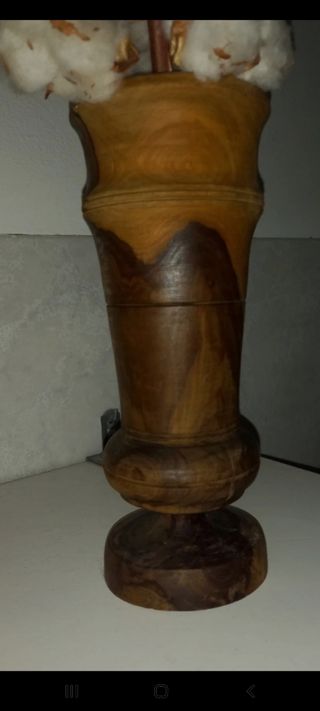 Vaso in legno di ulivo