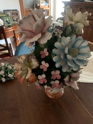 Soprammobile in porcellana di Capodimonte