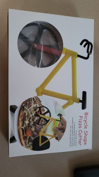 Taglia pizza a forma di bicicletta
