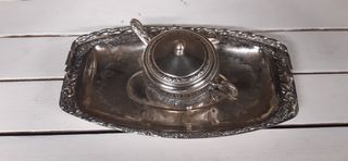 Vassoio e zuccheriera in peltro