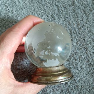 Mappamondo in cristallo