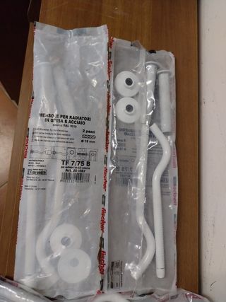 Staffe Fischer Per termosifoni