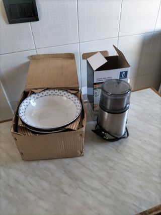 Macinacaffè e spezie + 6 piatti fondi