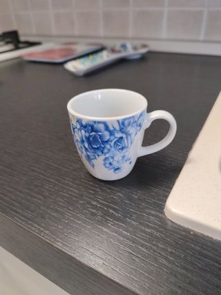 6 Tazzine da caffè, una un po' graffiata