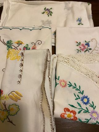 tovagliette nr 5 ricamate a mamo