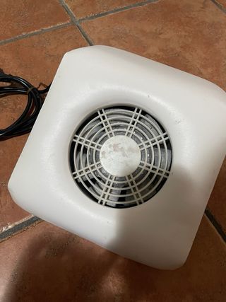 Aspiratore polvere per unghia