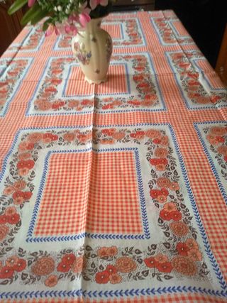 Tovaglia fiorita, 8 posti - 224 x 140 cm