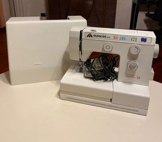 Macchina da cucire portatile