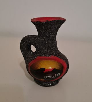 Vasetto in pietra lavica etnea