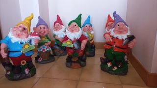 7 nani da giardino