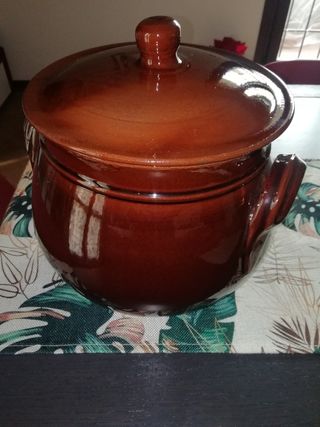 Pentola bombata in terracotta nuova