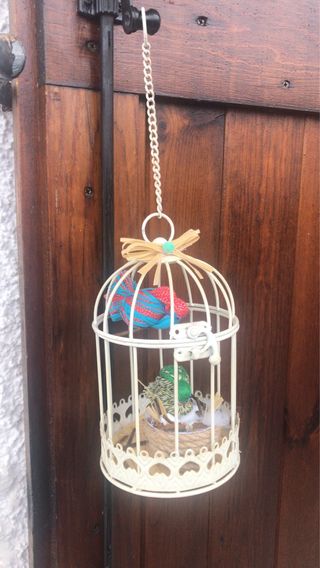 gabbia con 2 uccellini in lana