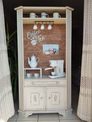 Credenza "coffee and tea"