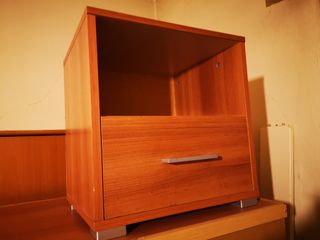 Comodino in legno