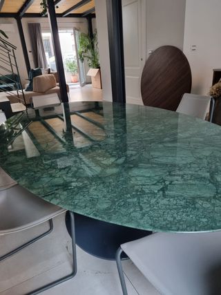 tavolo saarinen tulip  verde Guatemala cm.120 diam