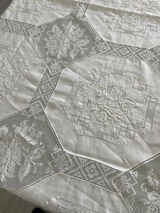 Tovaglia in lino e pizzo filet