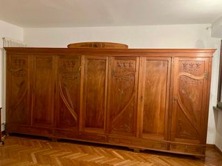 Elegante Armadio in Legno d'Epoca