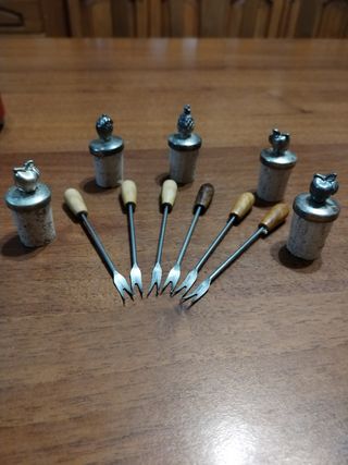 Forchettine antipasti e tappi