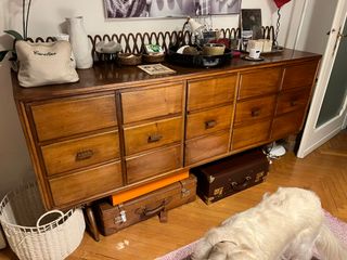 Credenza in legno con ante e cassetti