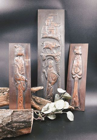 Tris di quadretti in rame con rimandi orientali