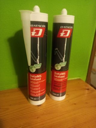 Sigillante adesivo trasparente
