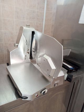 Affettatrice elettrica professionale