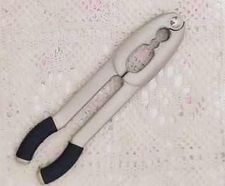 Schiaccianoci utensile cucina acciaio nero Pedrini