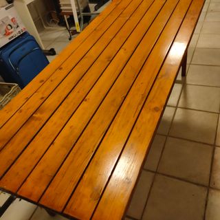 Tavolo da esterno in legno