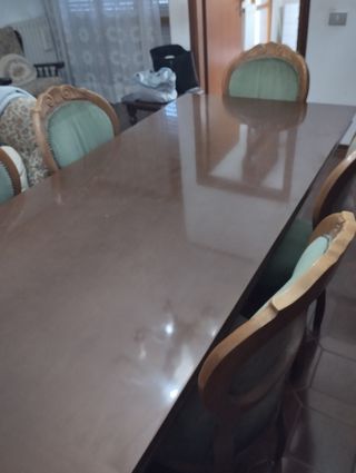 Tavolo con sedie