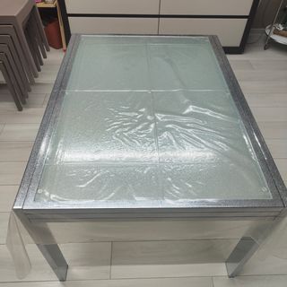 Tavolo acciaio e vetro