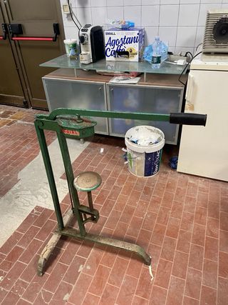 tappatrice manuale mondial