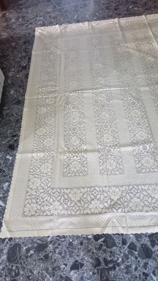 Coperta a mano all'uncinetto