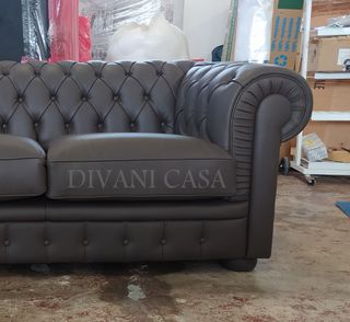 DIVANO CHESTERFIELD VERA PELLE