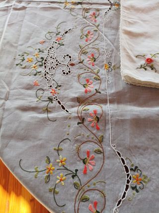 Tovaglia di organza e burano