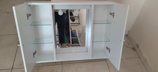 Mobiletto bagno con luci e specchio