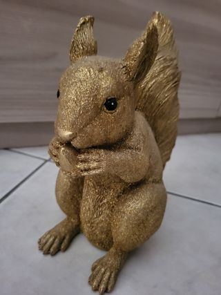 Scoiattolo colore oro