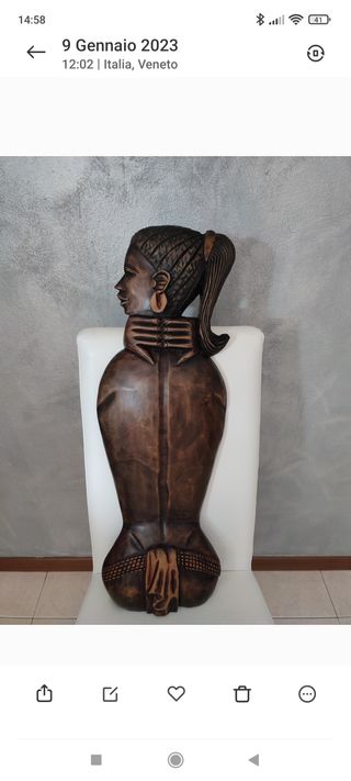 Statua in legno da muro